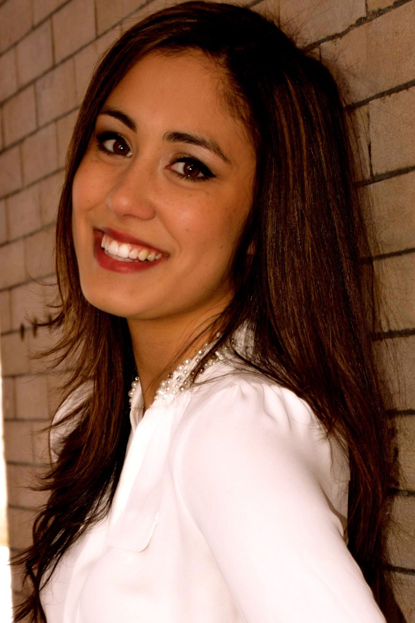 2014-Miss-Lucy-Edwards-headshot-Color – The Great Pageant Company