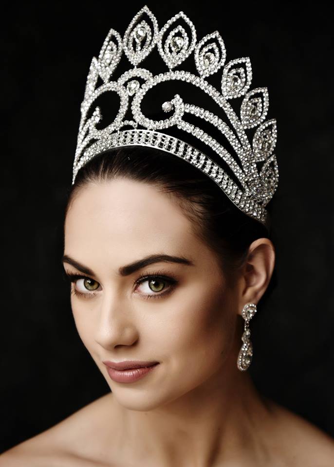 Hayley Robinson's Instagram, Twitter & Facebook on IDCrawl